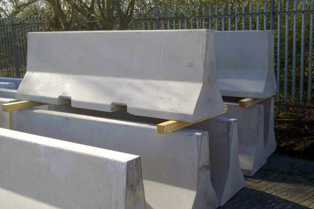 Barriers & Parapet – Shibh Al Jazira Concrete Products